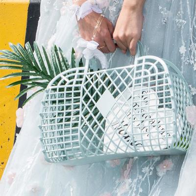 Cina 2023 Summer Portable Vacation Plastic Pvc Fashion Beach Retro Jelly Basket Bag per donna in vendita