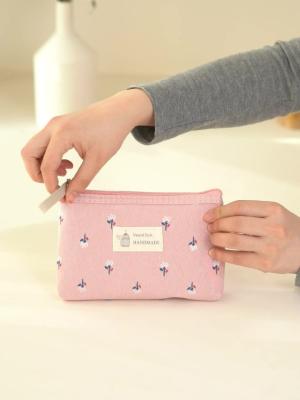 China Customisable Portable Cosmetic Bag for Women Solid Pattern Type and Canvas Material for sale