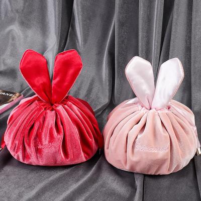 China Velvet Drawstring Makeup Bag for Cosmetics Convenience and Fashionable Cosmetic Storage for sale