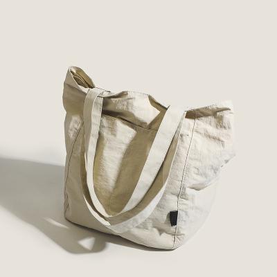 중국 맞춤형 디자인과 방수 나일론 소재로 큰 용량 쇼핑 토트백 판매용