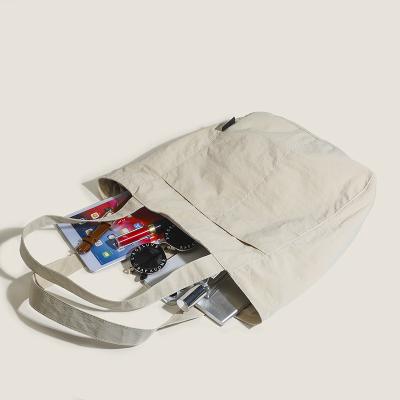 중국 맞춤형 디자인과 방수 나일론 소재로 큰 용량 쇼핑 토트백 판매용