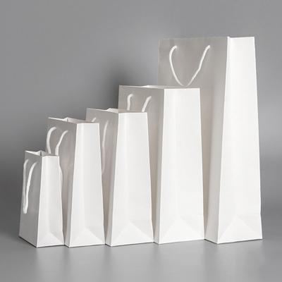 중국 핸들 스타일 맞춤형 개인 로고 인쇄 검은 종이 토트 가방 개인 선물 판매용