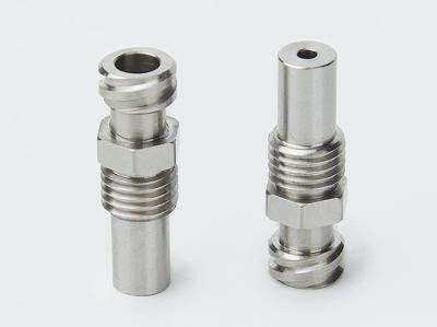 Cina SUS304 Parti trasformate CNC di precisione pratiche per l'industria dei connettori in vendita
