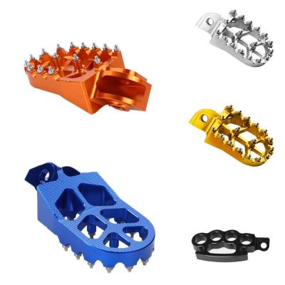 Cina OEM CNC Machining Supplier Milling Precision Aluminum Accessories Motorcycle Base Foot Pedal Parts in vendita