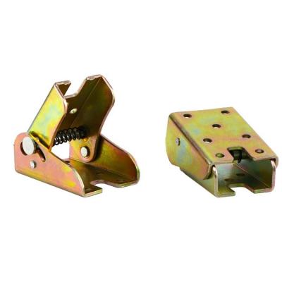 Cina Adjustable Furniture Hardware Table Sofa Connector Fitting in vendita
