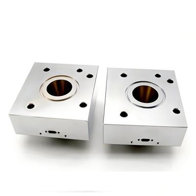 Cina Mini Stud Locking Screw CNC Machining Precision Auto Parts Medical Parts Electronic Fittings in vendita