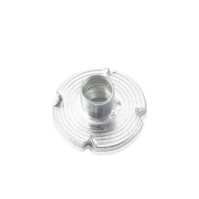 Cina Wholesale Hardware Auto Parts T Nuts Four Prong Nuts Fastener Fittings in vendita