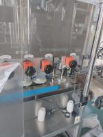 China Advanced Automatic Turntable Screw Capping Machine Precision for sale
