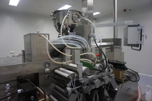 Quality JL-250III Industrial Softgel Filling Machine with 205,800 Capsules/Hour Output, ±0.5% Filling Accuracy, and GMP/FDA Compliance for sale