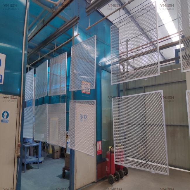 4.5mm galvanized steel expanded metal sheet close-up