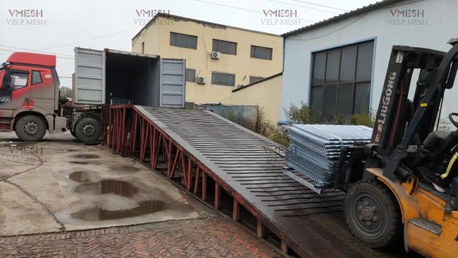 Carbon steel expanded metal mesh close-up showing hexagonal pattern