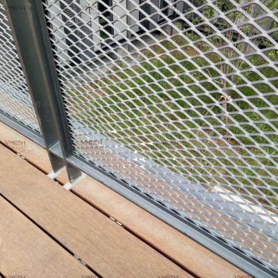 China Galvanized Expanded Metal Security Fence Fireproof for sale