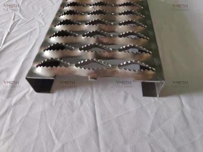 China 300mm Aluminum Serrated Metal Grating Grip Strut Walkway non rusting for sale