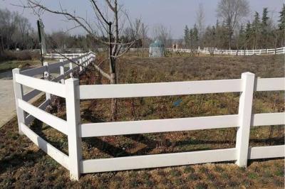 China Witte Pvc Farm Plastic Paarden hek Hoogte 1,5 m 1,8 m for sale
