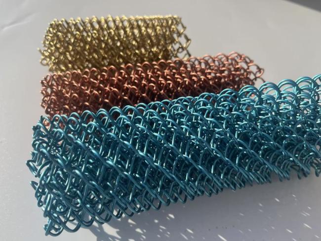 Colourful aluminum woven chain link curtain wire mesh installation