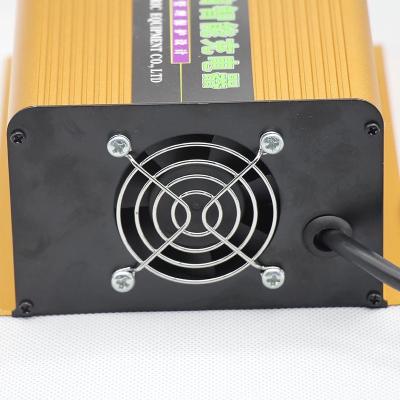 China carregador elétrico do turbocompressor do lítio do carregador de bateria de 67.2V 3A para a motocicleta de 16s 60v à venda