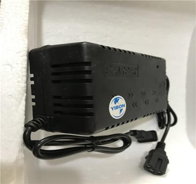 China Carregador portátil universal de 900W 24v 10a Lipo com ABS Shell à venda
