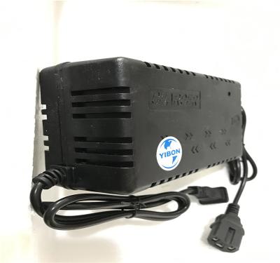 China Carregador de bateria universal elétrico do lítio de 42v 2a para o bloco 36v à venda