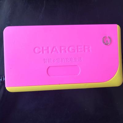 中国 自動保護の電池の充電器DC 13.8V 15Aの鉛酸蓄電池の充電器 販売のため