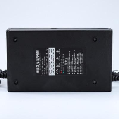 Cina Ione astuto automatico 12/del litio dell'automobile Lifepo4 del caricatore 24v della batteria al litio del caricabatteria dello ione 48v del litio in vendita