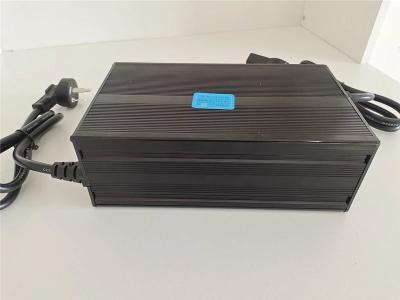 Cina Caricatore della batteria al piombo 48V15A per il caricabatteria del carretto di golf per la batteria al piombo caricabatteria solare da 12 volt in vendita