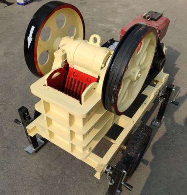 China Small Mini Mobile Diesel Engine Stone Crushing Machine Jaw Crusher for sale