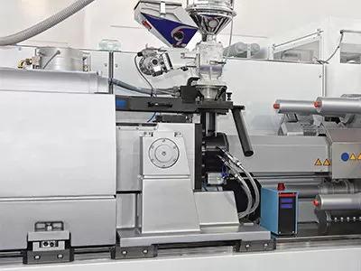 oilless bushing in Injection molding machine