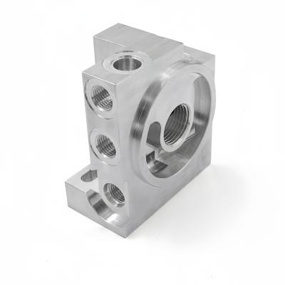 Cina Parti motore in acciaio inossidabile per macchine utensili ad alta precisione CNC per l'industria automobilistica in vendita