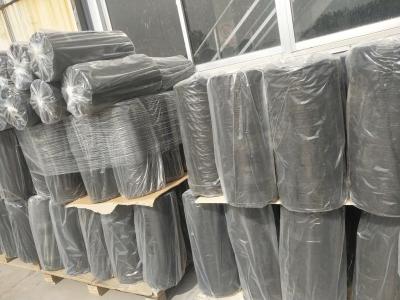 Cina Stuoia di plastica agricola dell'erbaccia del nero della copertura al suolo 90grams 100grams in vendita