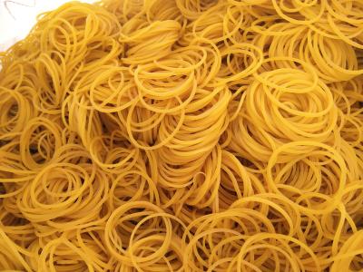 Cina Elastici rotondi orticoli, elastici amichevoli di Eco di dimensione naturale 16 di colore in vendita