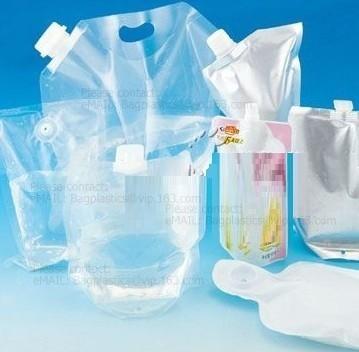 China Spouted flexible foldable water bag with carabiner for running, flexible printing and lami for sale