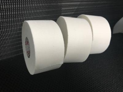 China Zinc-oxide latex free 100% professional grade  white color cotton athletic sports tape 3.8cm*13.7m high tensile strenth for sale