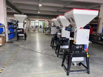 Cina China High precision automatic Gravimetric Blender /weight sensor Doser unit for extruder good price in vendita