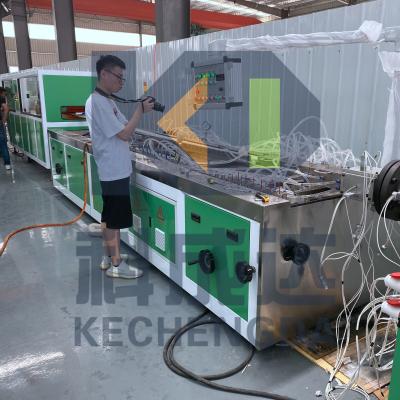 Cina 160 - 240 kg/h Extruder per profili in PVC in vendita