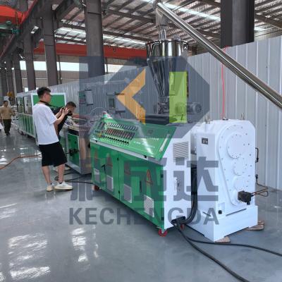 Cina 160 - 240 kg/h Extruder per profili in PVC in vendita