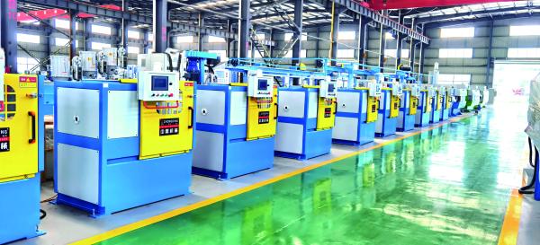 Quality Turret Type Horizontal Wrapping Machine With 1800rpm Reel Speed Servo Control Tension for sale