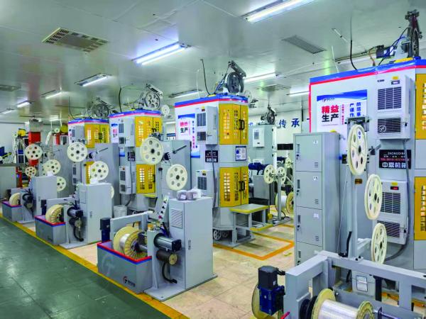Quality Vertical Wrapping Machine With Servo Controlled Tension For Silver Copper PTFE Tape for sale