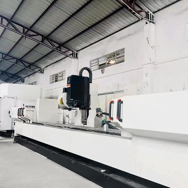 Quality Vertical Aluminium Profile Machining Centers 12000rpm With High Bed Splash Guard for sale