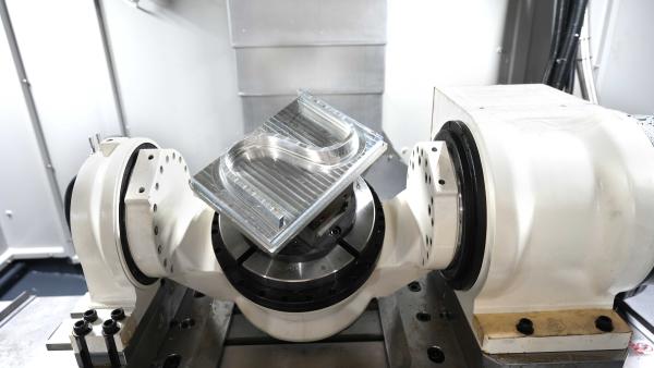 Quality LS-U260 Five Axis CNC Machining Center 30KW With Positioning Accuracy Automotive for sale