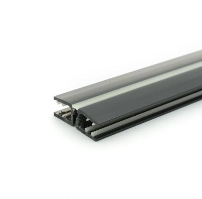 中国 オーダーメイドサイズ PVC 装飾用ストライプ プラスチックプロファイル オーダーメイド 販売のため