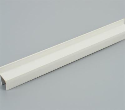 中国 パーソナル製のPVCエクストルーション 静止性のないプロファイル 販売のため