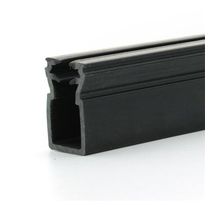 中国 共同挤出されたPVCガラス・トリミング・ストライプ 販売のため