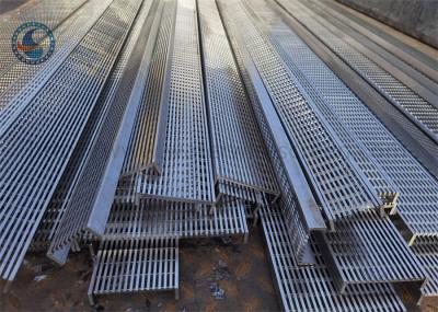 Cina Il cavo del cuneo 304 316l di acciaio inossidabile riveste il piatto su misura della curvatura del setaccio dell'arco in vendita