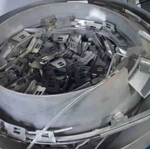 China Customized 1500W Automatic Laser Welding Machine of Sink Clamp Welding for sale