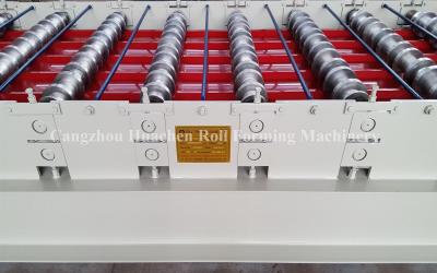 Cina Rotolo d'acciaio di profilo di nuova progettazione che forma macchina con i vantaggi competitivi in vendita