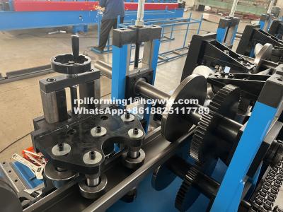 China Um clique CZ Purlin Interchange Roll Forming Machine Chain Drive à venda