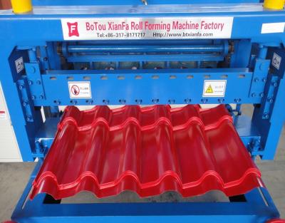 中国 機械2-4m/Minを形作る専門の自動金属の屋根によって艶をかけられるタイル ロール 販売のため