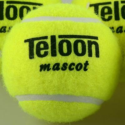 Cina Ingrosso Tennis 60 Pcs Calcio di allenamento Palle da tennis di gomma resistente ad alta elasticità Sport racchetta palla da padel in vendita