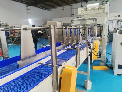 China High Speed Automatic bottle shrink sleeve wrapping machine with bottle arrangement function for sale