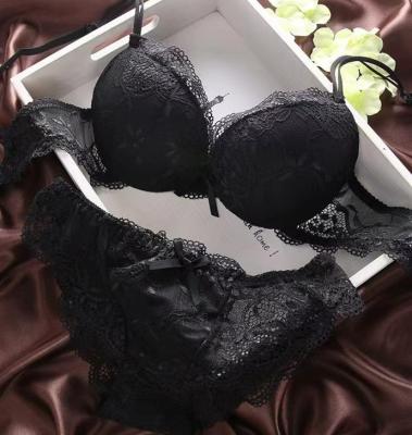 Cina Il reggiseno più di dimensione del triangolo mette le calzamaglia merletta l'insieme sexy del riassunto della cinghia delle belle donne in vendita